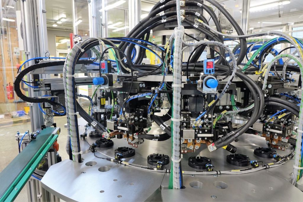 Svařovací karusel | ZLÍN ROBOTICS